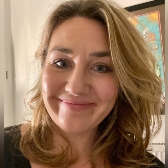 Carlee's Closet (@carlee_clarke) | Poshmark